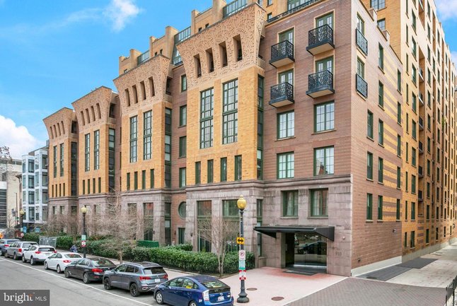 See What the Modern Whitman Penthouses and Luxury Condos Have to Offer